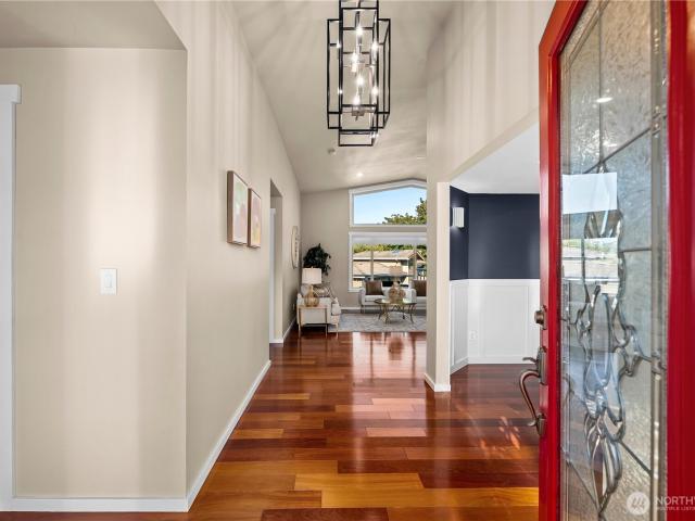2301 Overview Drive NE