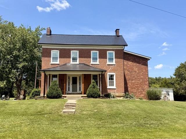 2301 Bundyville Rd, Walnut Hill, IL 62893