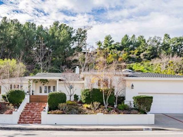 2301 Banyan Dr, Los Angeles, CA 90049