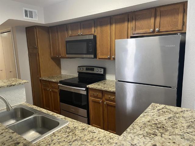 2301 Basil Dr, Unit F206, Arlington, TX 76006 | MLS #21220