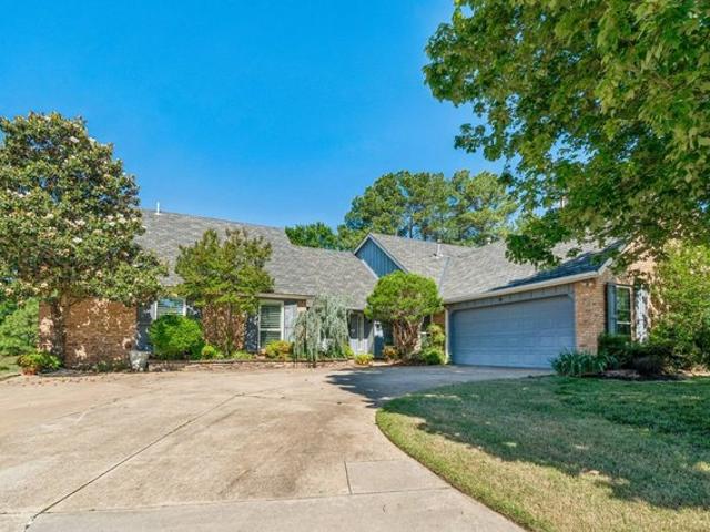 2301 Brookside Ave, Edmond, OK 73034