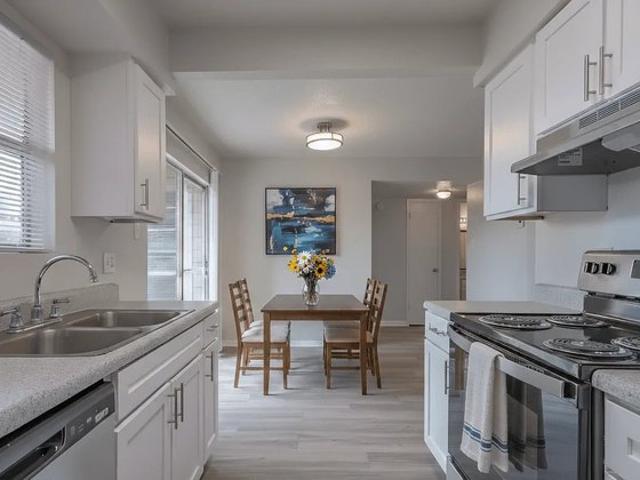2301 Broadmoor Dr, Bryan, TX 77802