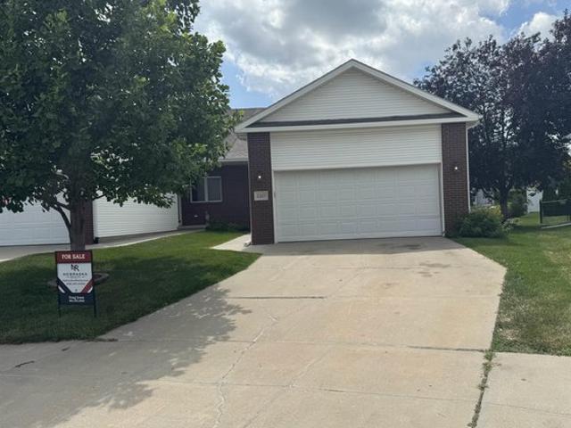 2301 City View Ct, Lincoln, NE 68521
