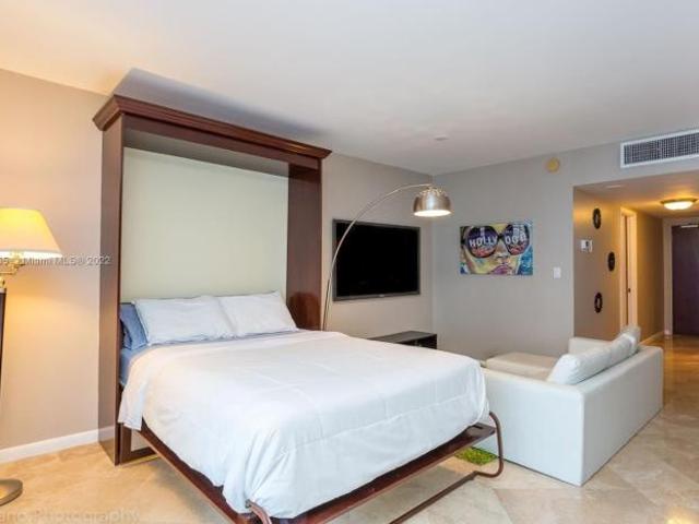2301 Collins Ave #1021 Miami Beach, FL 33139