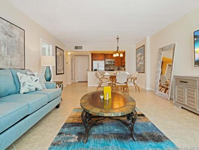 2301 Collins Ave #301 Miami Beach, FL 33139