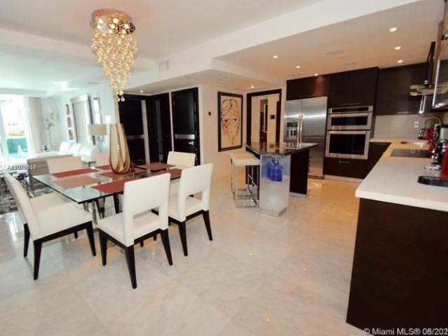 2301 Collins Ave #307 Miami Beach, FL 33139