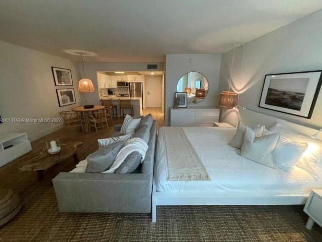 2301 Collins Ave #323 Miami Beach, FL 33139