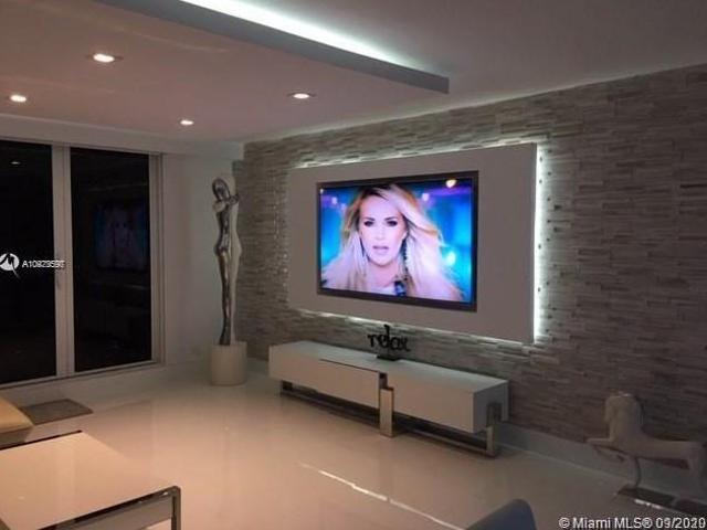 2301 Collins Ave #416 Miami Beach, FL 33139