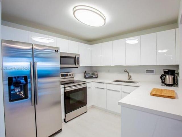 2301 Collins Ave #424, Miami Beach, FL 33139