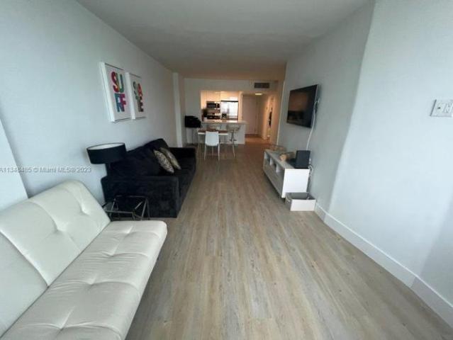 2301 Collins Ave #927, Miami Beach, FL 33139
