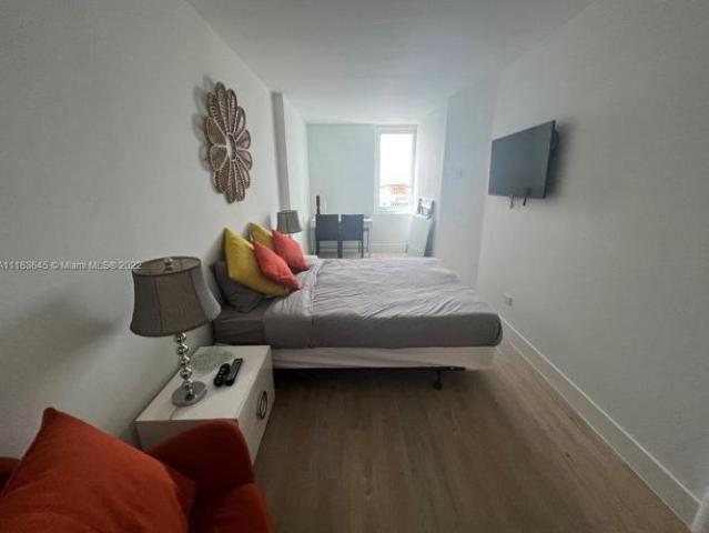2301 Collins Ave #927 Miami Beach, FL 33139