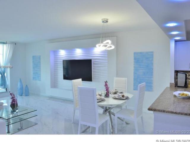 2301 Collins Ave #937 Miami Beach, FL 33139