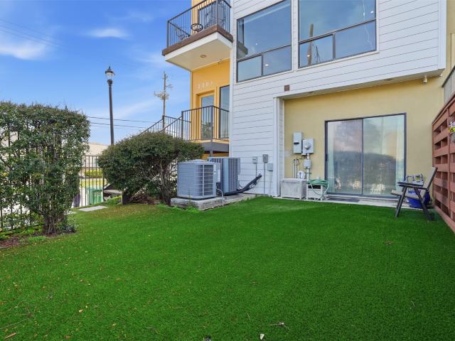 2301 Crawford St, Houston, TX 77004 | MLS #31360 | Compass