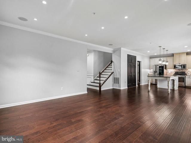 2301 Harmsworth Dr, Dumfries, VA 22026 | MLS #VAPW2124