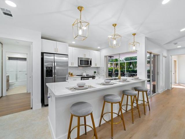 2301 Pin Oak Ct, Palm Beach Gardens, FL 33410