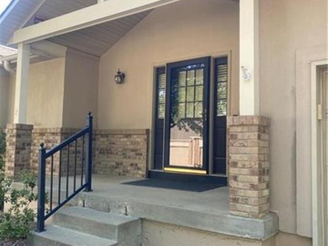 2301 Richwood Cir, Blue Springs, MO 64015