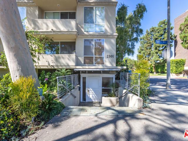 2301 S Beverly Glen Boulevard 106
