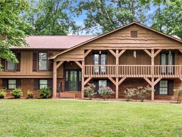 2301 Trammel Ter, Winston Salem, NC 27106