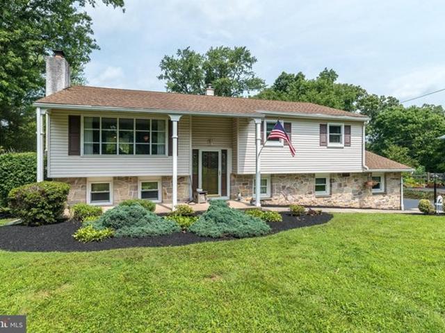 2301 Welsh Dr, Pottstown, PA 19464