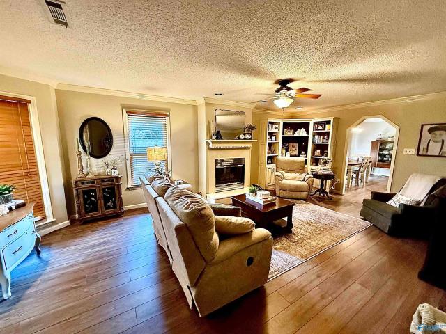 2301 Williamsburg Court SW