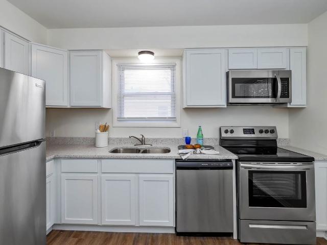 2301 2303 Fairfax Road 2 Bedroom Apartment for Rent at 2301 Fairfax Rd, Indianapolis, IN 46227 Edgewood