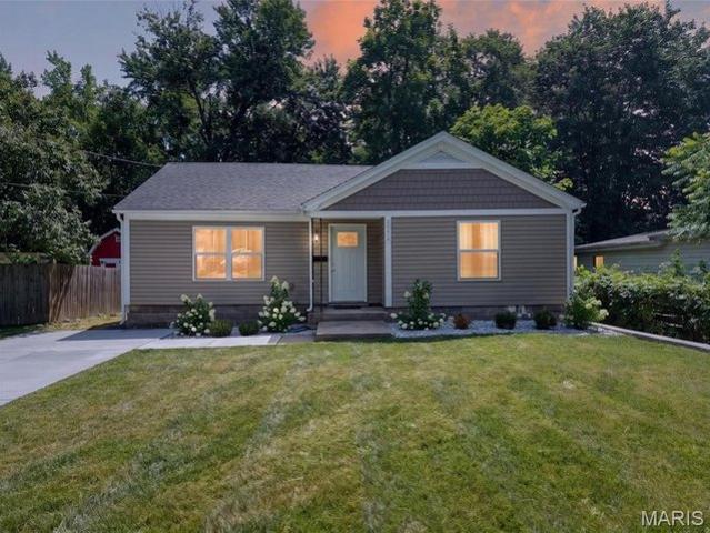 2302 N 5th St, Saint Charles, MO 63301