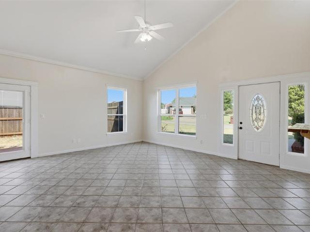 2302 Oakridge Drive