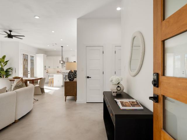 2302 Euclid Ave # 1