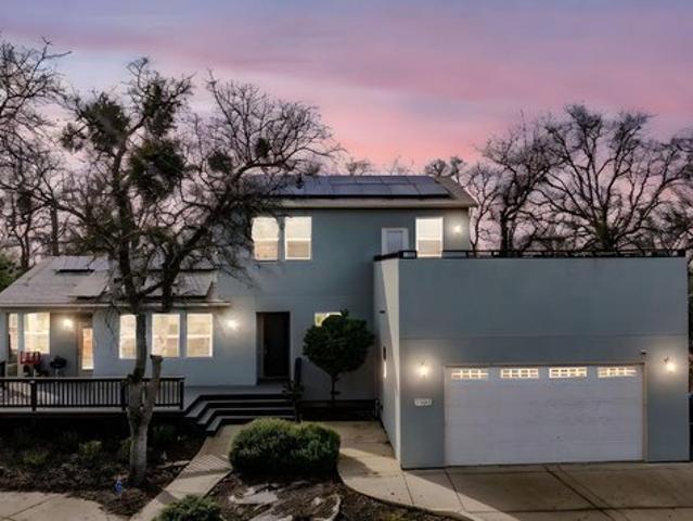 2302 Lakeview Cir, Valley Springs, CA 95252