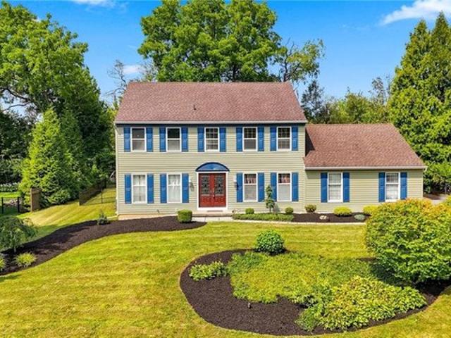 2302 Stonewall Dr, Lower Macungie Township, PA 18062