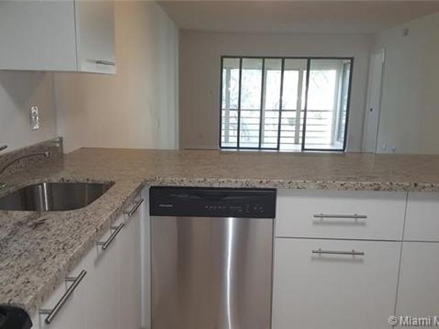 2302 S Cypress Bend Dr Apt 210, Pompano Beach, FL 33069