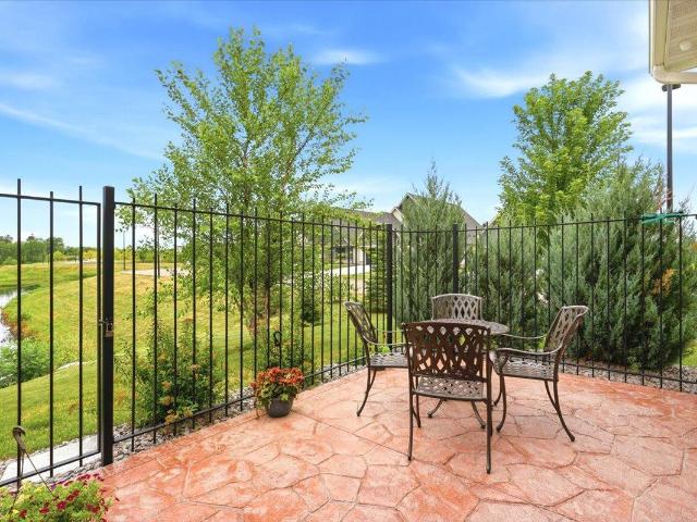 2302 Simply Living Lane