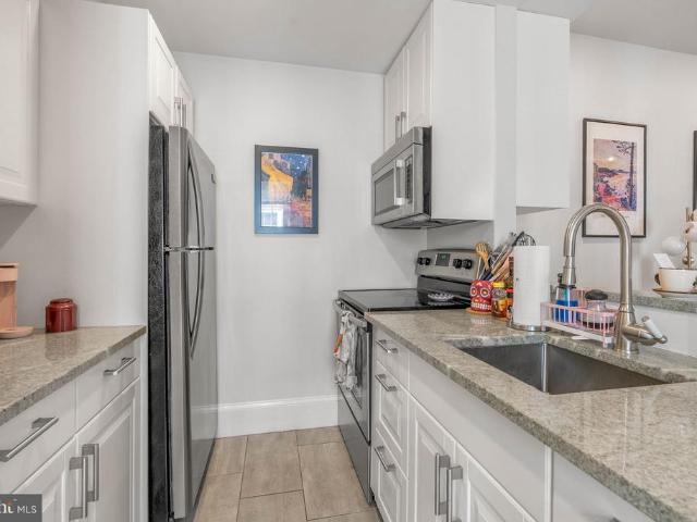 2302 Spruce Street # 3