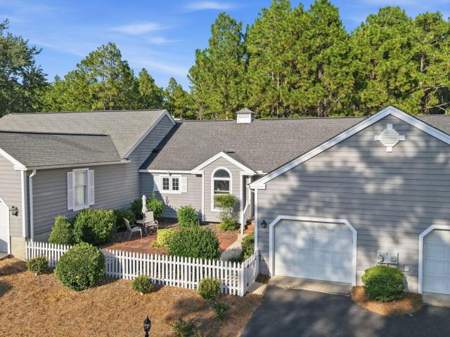 2302 Wentworth Circle