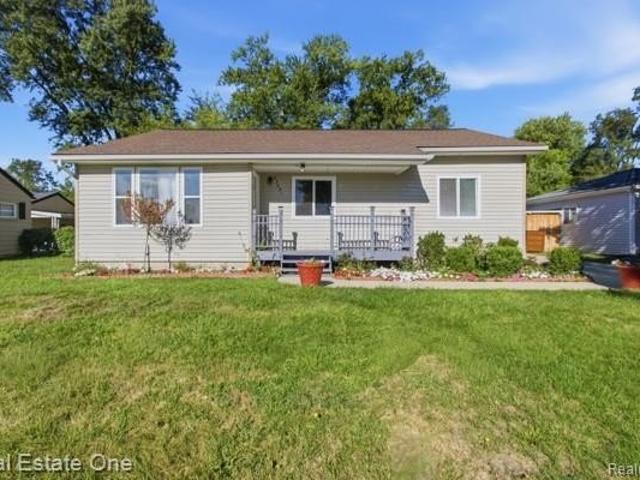 23031 Colgate St, Farmington Hills, MI 48336