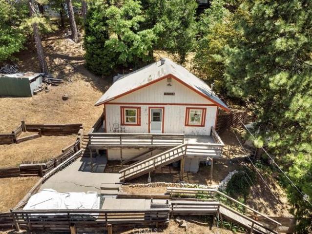 23034 Cedar Way, Crestline, CA 92325