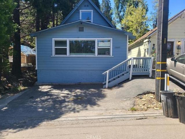 23035 Waters Dr, Crestline, CA 92325