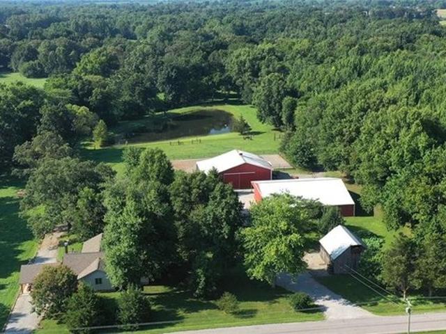 23036 Carlyle Rd, Thompsonville, IL 62890