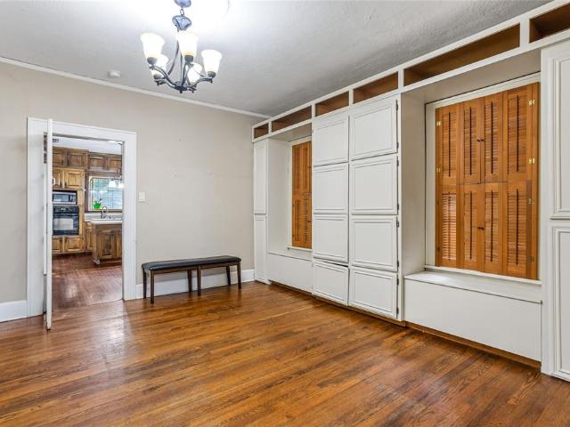 2303 Mistletoe Dr, Fort Worth, TX 76110 | MLS #21091