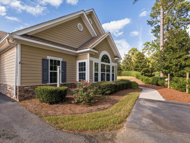 2303 Amberley Pass