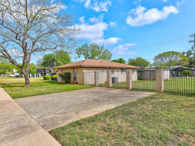 2303 Dawn Dr