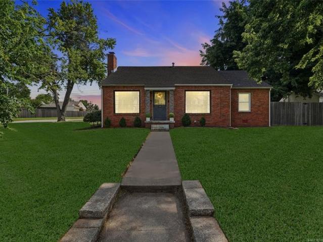 2303 S Delaware Ct, Tulsa, OK 74114