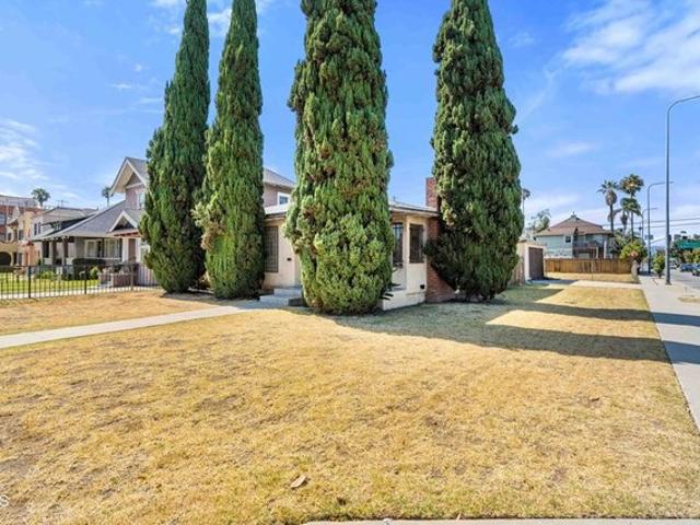 2303 W 25th St, Los Angeles, CA 90018
