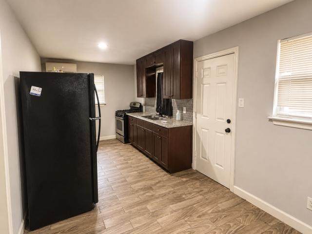 2303 1/2 Hadley Alley