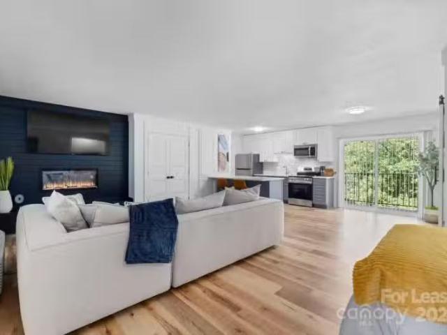 230 13th Avenue Place NW, Hickory, NC 28601
