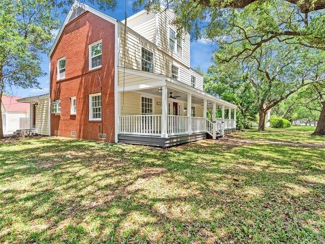230 9th Ave N, Texas City, TX 77590