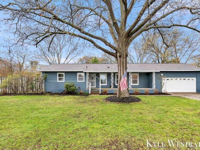 230 California Ave, Muskegon, MI 49445