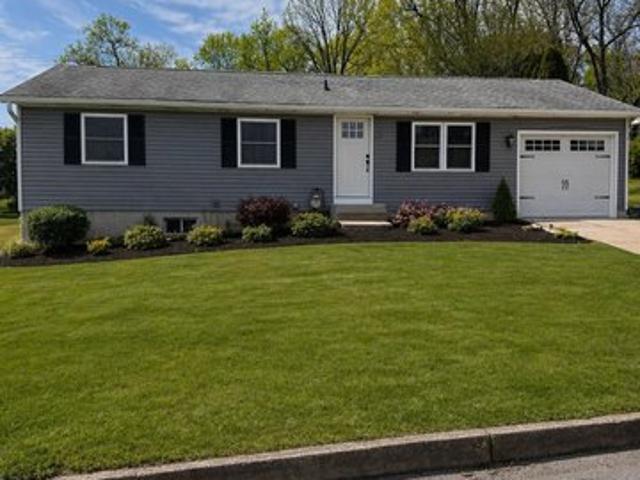 230 Canary Cir, York, PA 17404