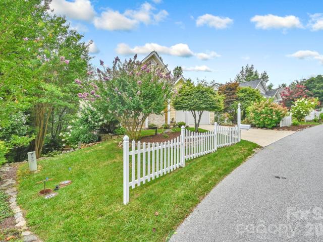 230 Carriage Summitt Way # 2423