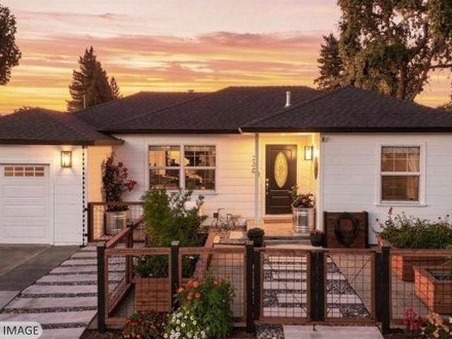 230 Chelsea Ave, Napa, CA 94558